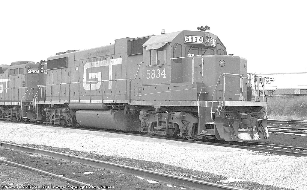 GTW GP-38-2 5834